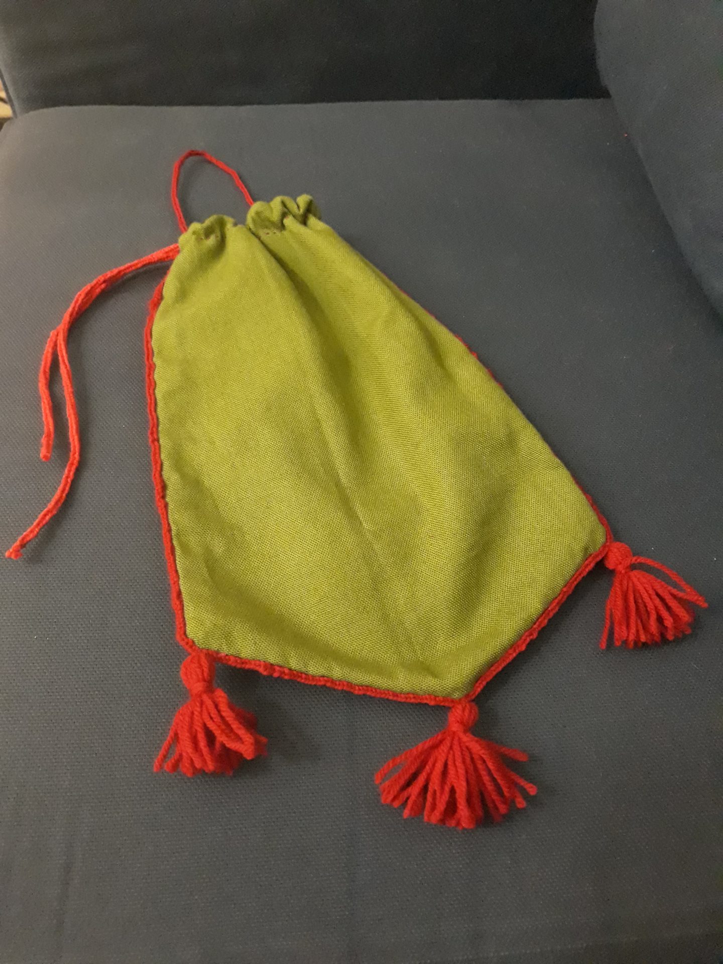 Lucet and lucetting: make iCords with a knitting fork | #LRCrafts