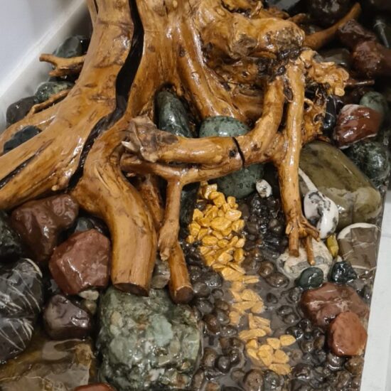 Turning a dead tree into a sculpture with epoxy resin | #LRCrafts