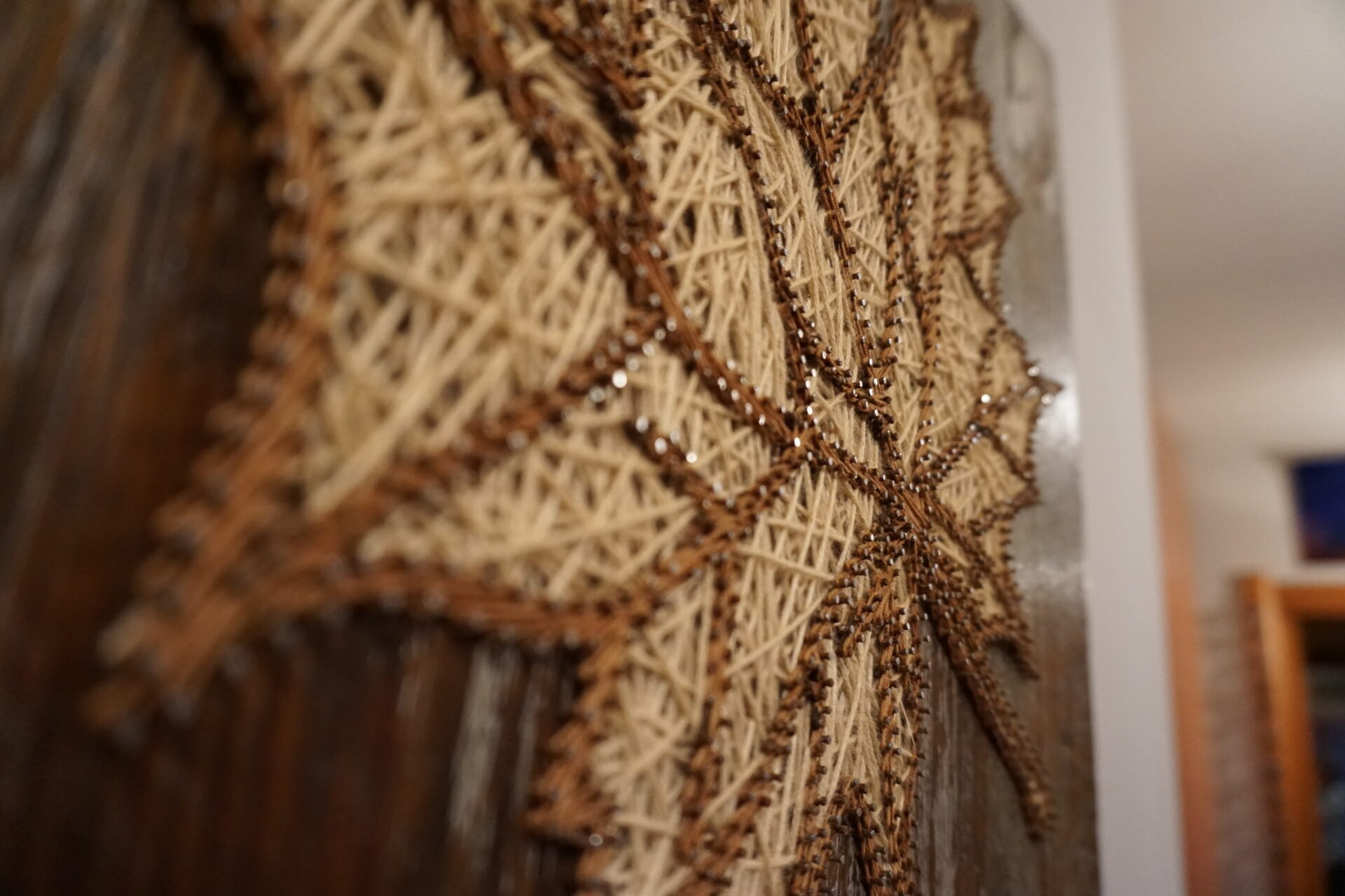 String art two-tone maple leaf | #LRCrafts