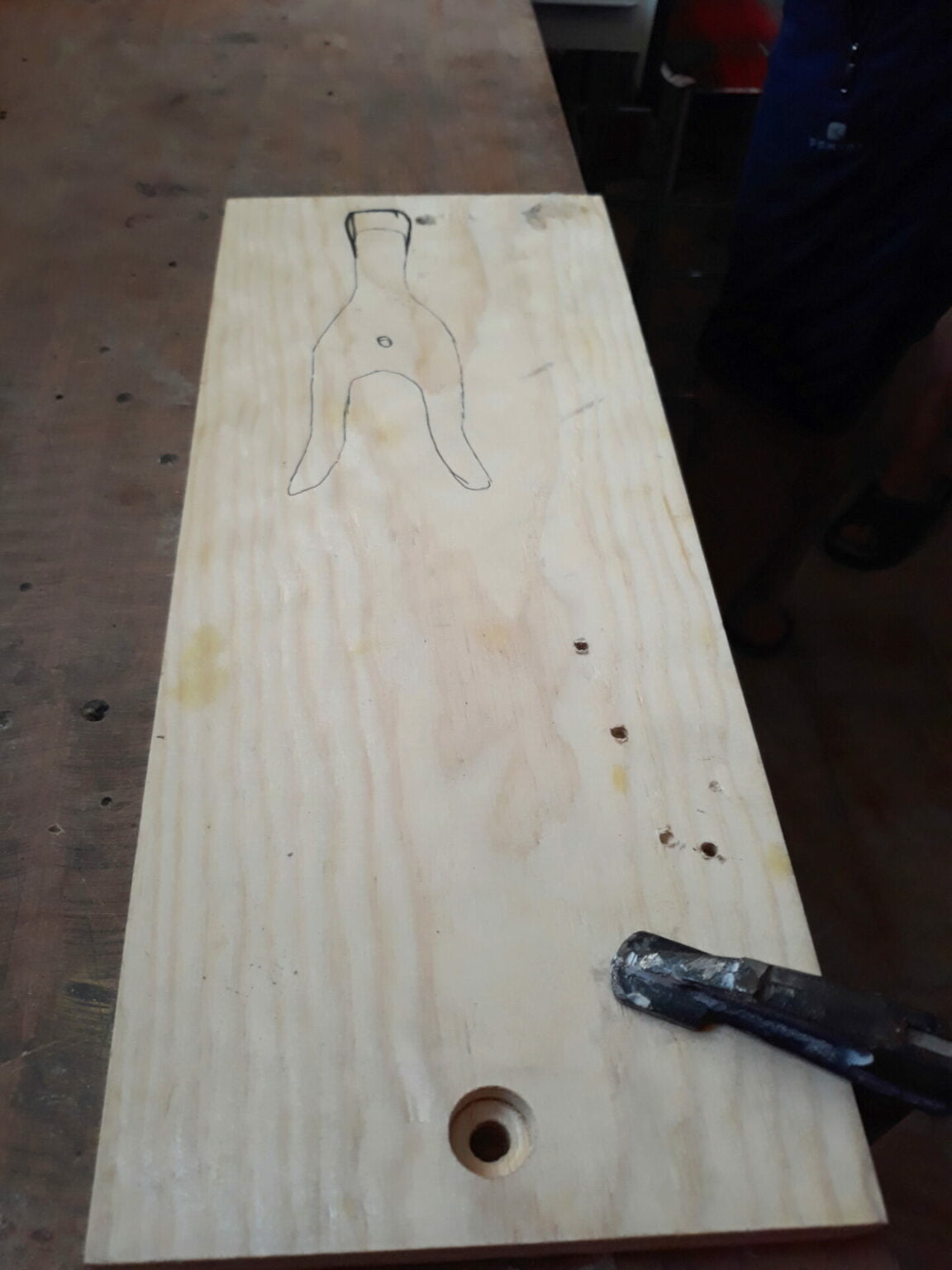 How we make a lucet from design to wood + free pattern | #LRCrafts