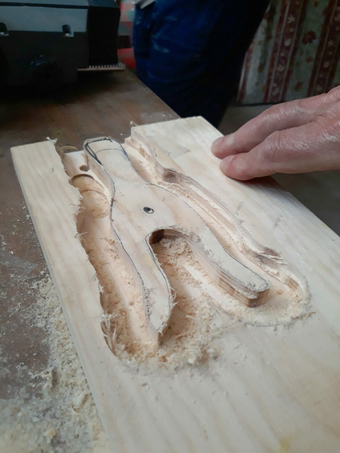 How we make a lucet from design to wood + free pattern | #LRCrafts