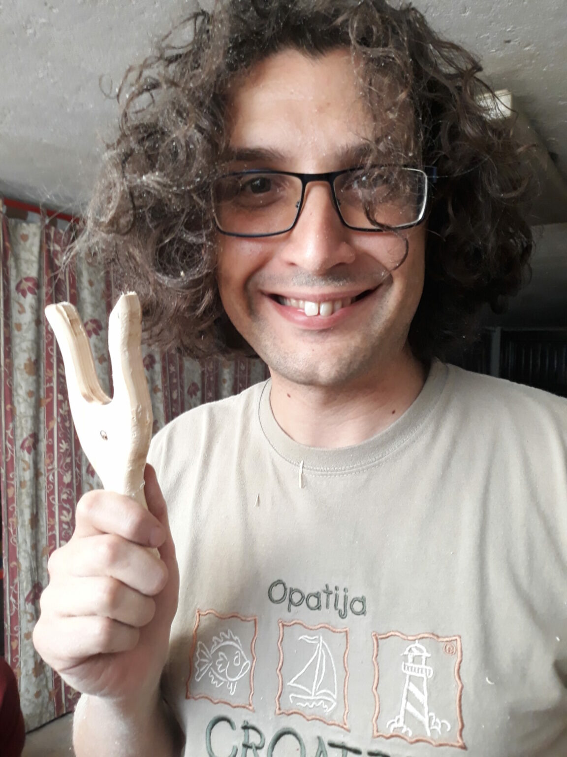 How we make a lucet from design to wood + free pattern | #LRCrafts