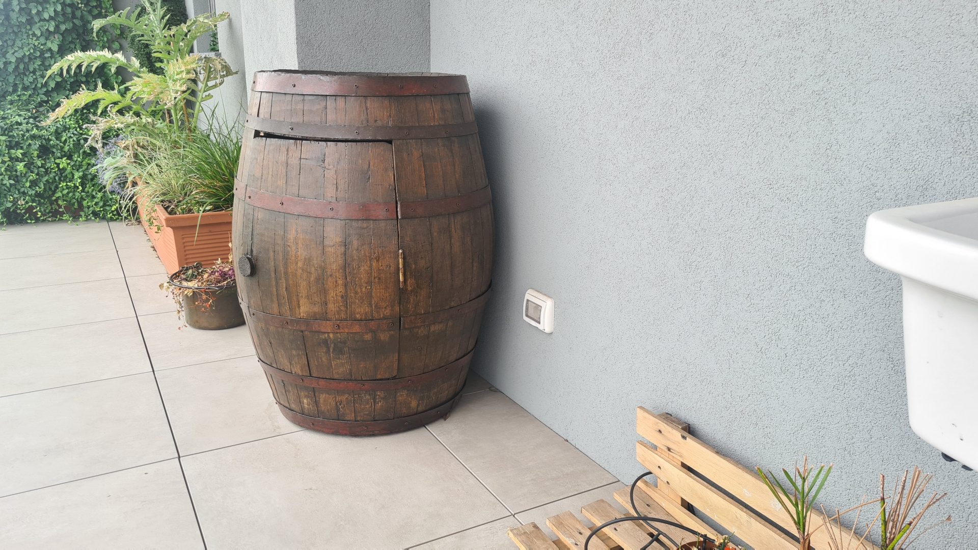 Restored old wine barrel | #LRCrafts