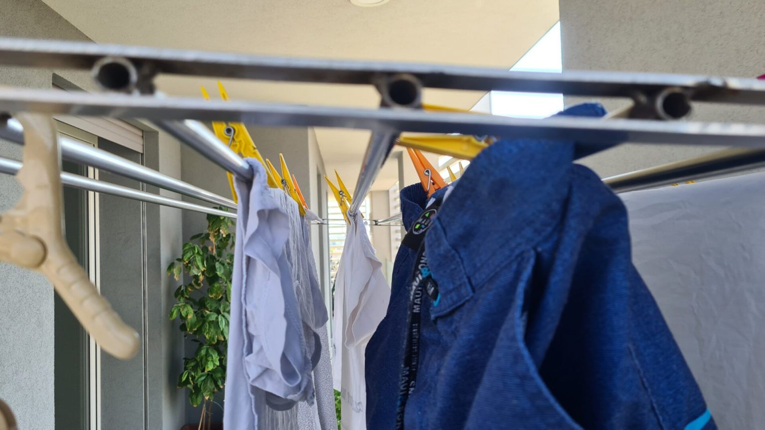 Our steel foldable clothes hangers, for indoor and outdoor | #LRCrafts