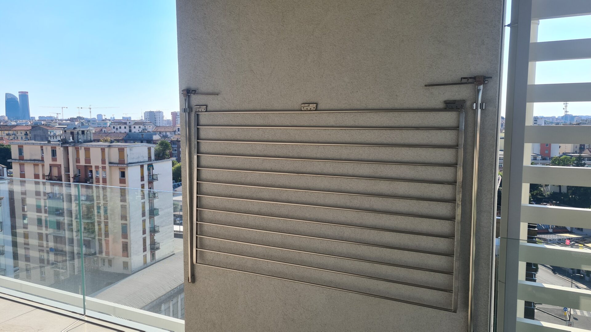 Our steel foldable clothes hangers, for indoor and outdoor | #LRCrafts