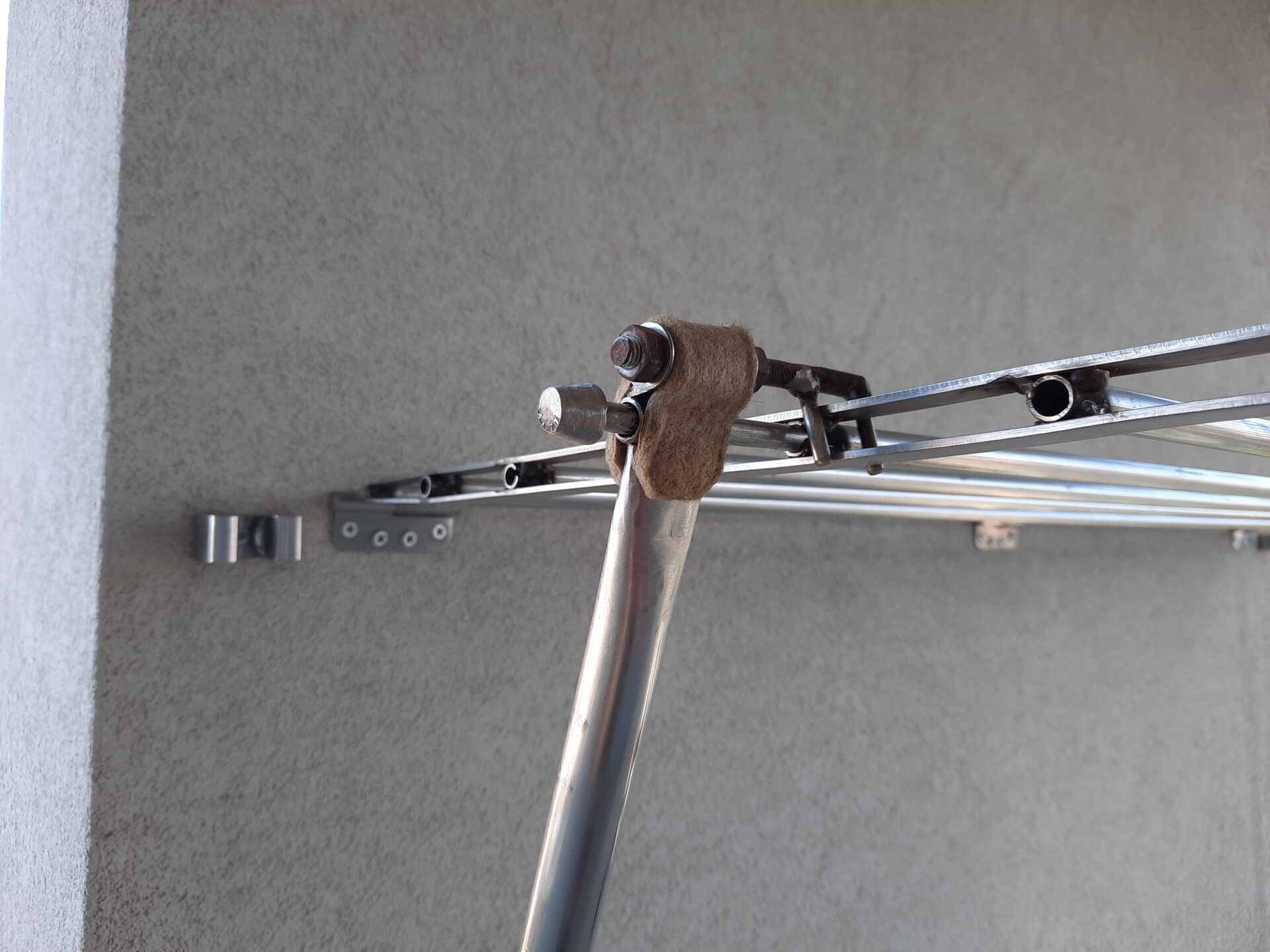 Our steel foldable clothes hangers, for indoor and outdoor | #LRCrafts