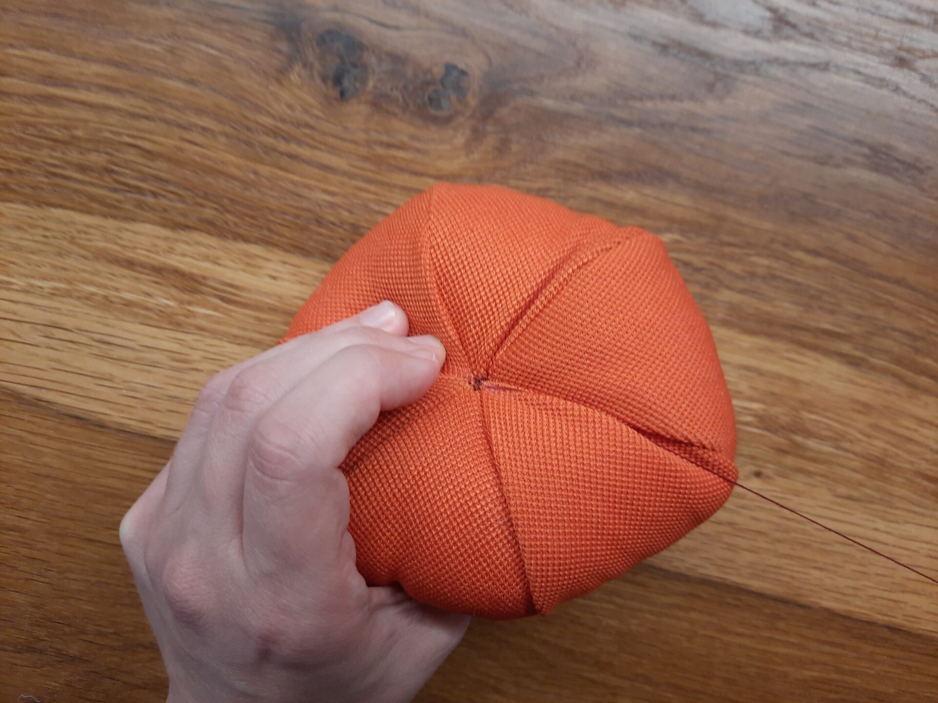 How to sew pumpkin plushes as Autumn decor | #LRCrafts