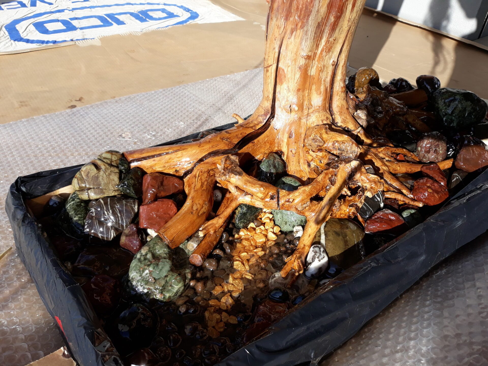 Turning a dead tree into a sculpture with epoxy resin | #LRCrafts