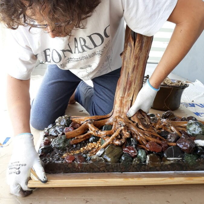 Turning a dead tree into a sculpture with epoxy resin | #LRCrafts