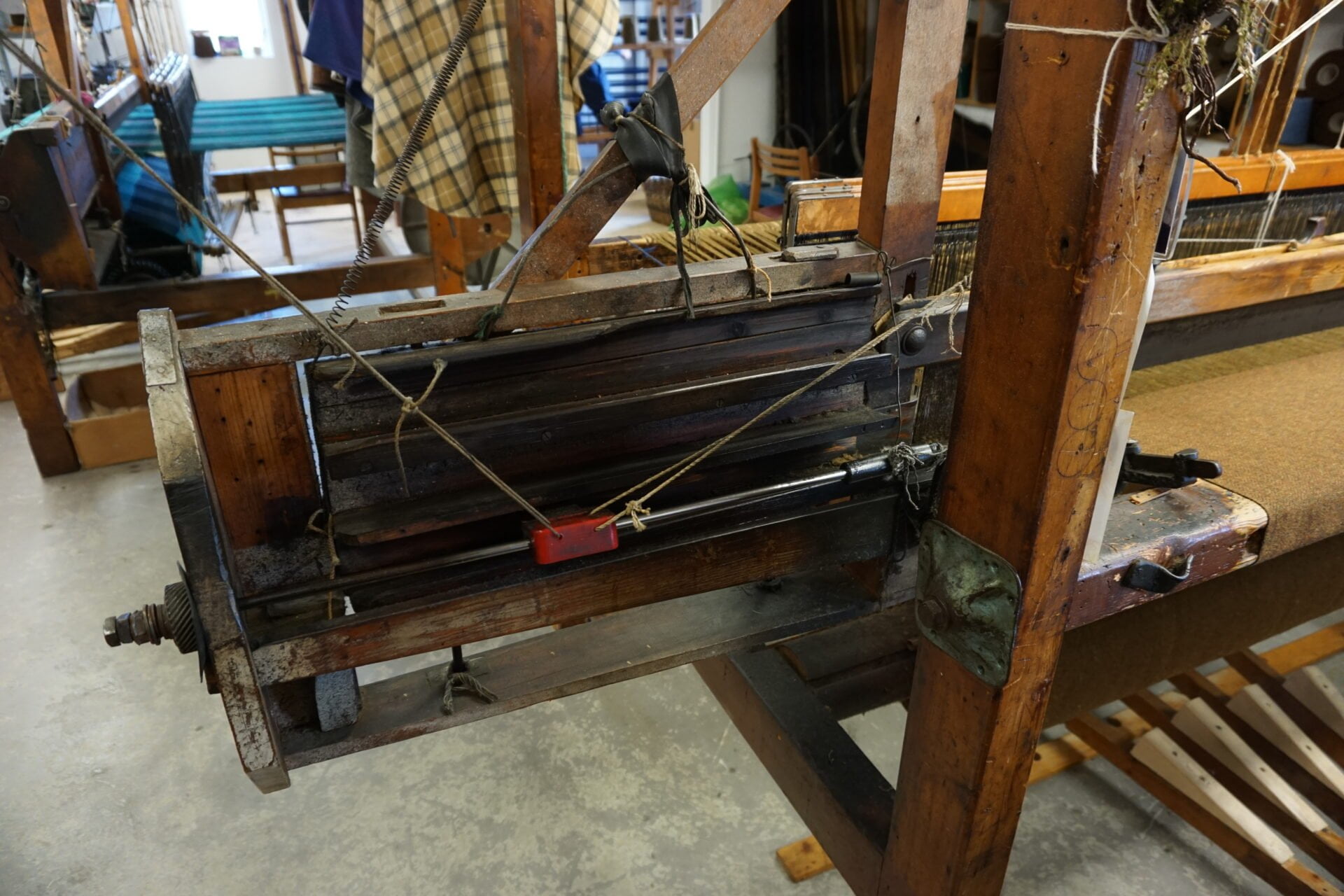 The Triona Donegal Tweed Visitors Centre in Ireland | #LRCrafts