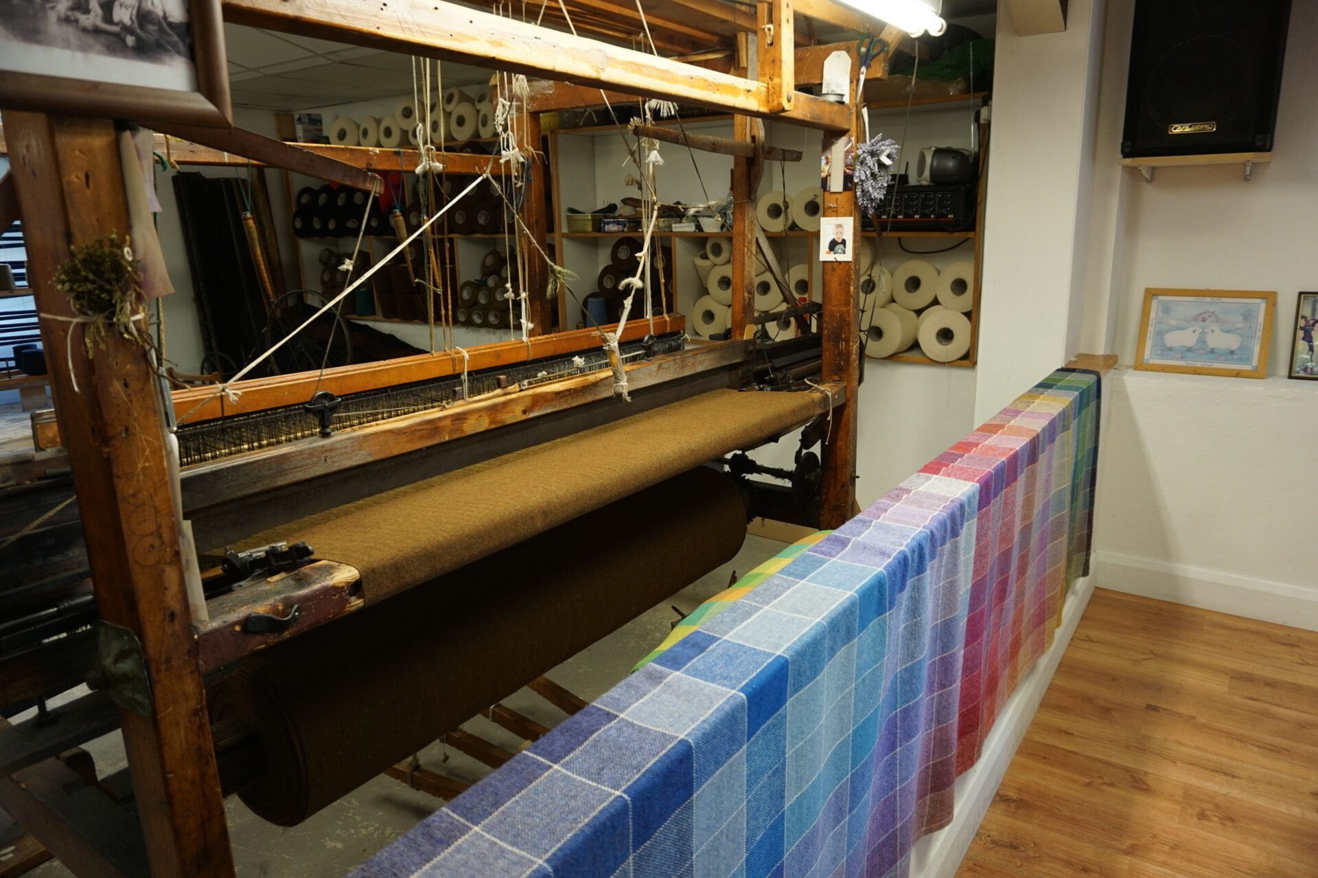 The Triona Donegal Tweed Visitors Centre in Ireland | #LRCrafts