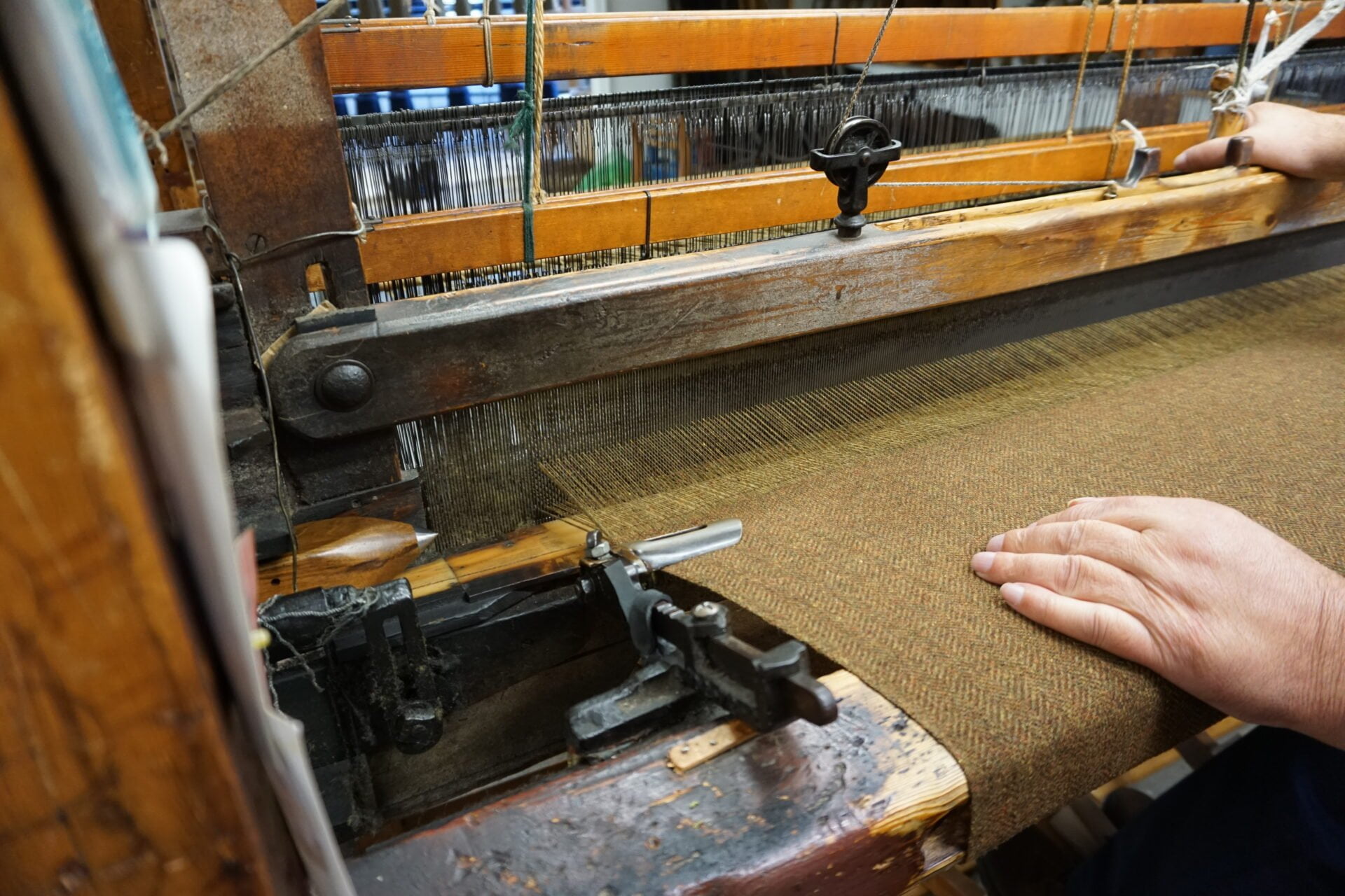 The Triona Donegal Tweed Visitors Centre in Ireland | #LRCrafts