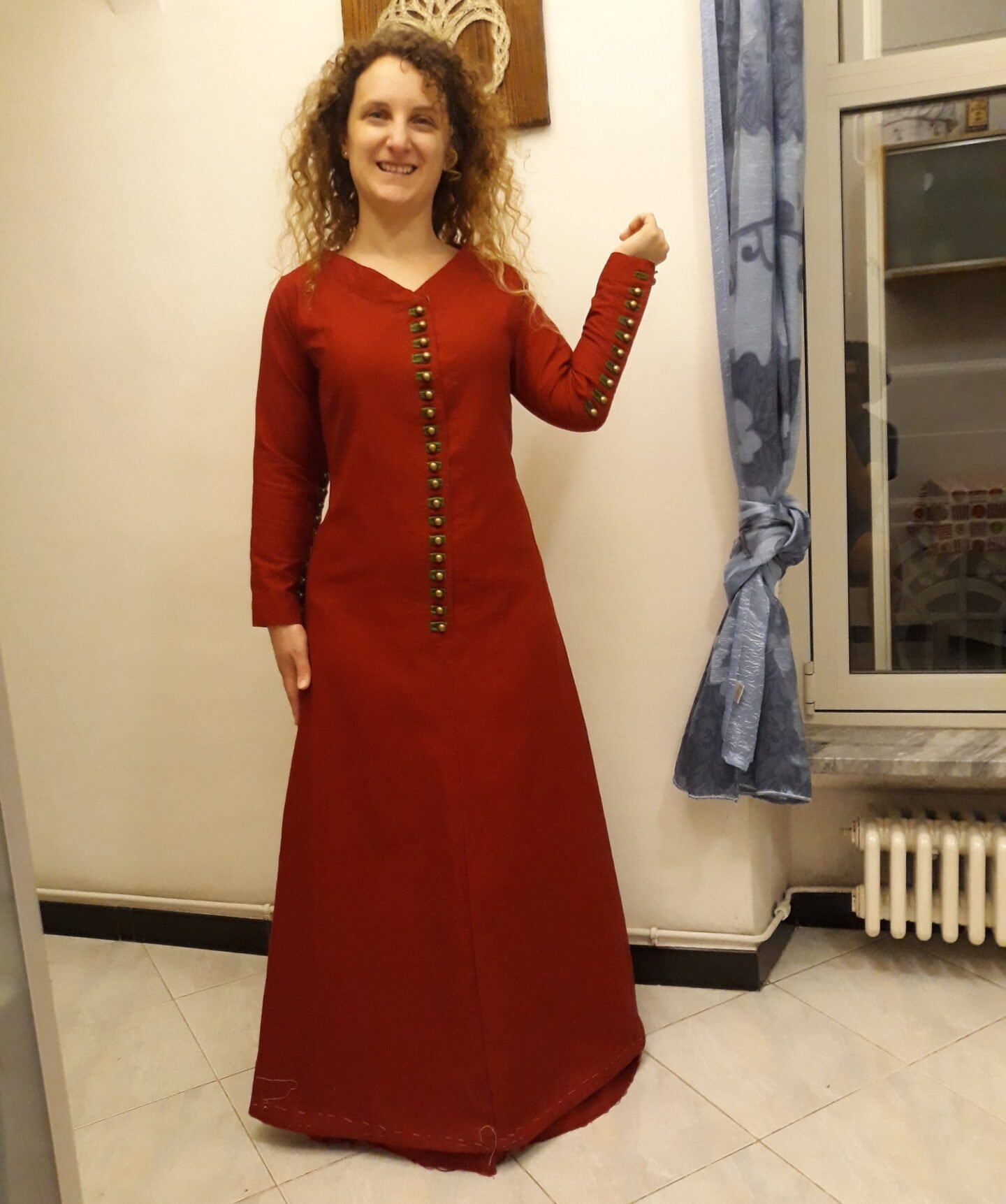 Our first sewing project: a female Medieval gown | #LRCrafts