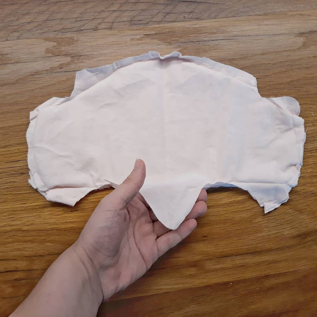 How I sewed a Medieval hood to complete my Medieval outfit | #LRCrafts