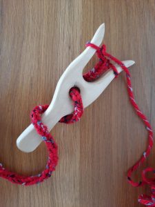 Easy modern projects with the Medieval lucet | #LRCrafts