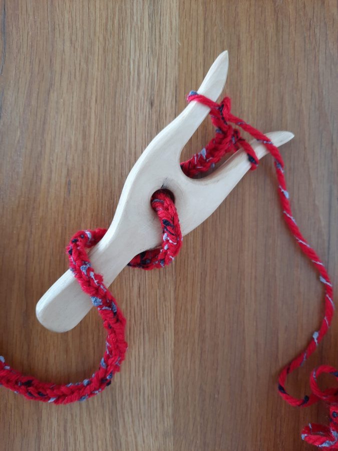 How we make a lucet from design to wood + free pattern | #LRCrafts