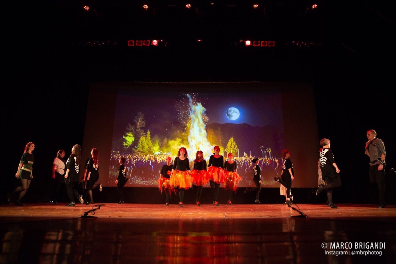 Crafting Irish dance show costumes with our friends | #LRCrafts