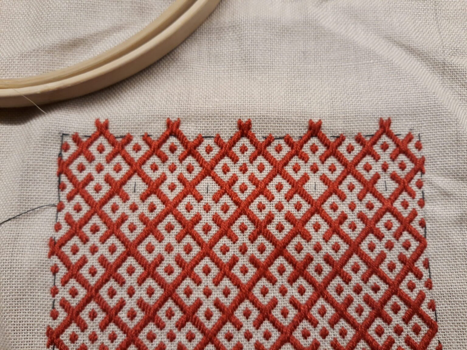 Making my first German brick stitch embroidered purse | #LRCrafts