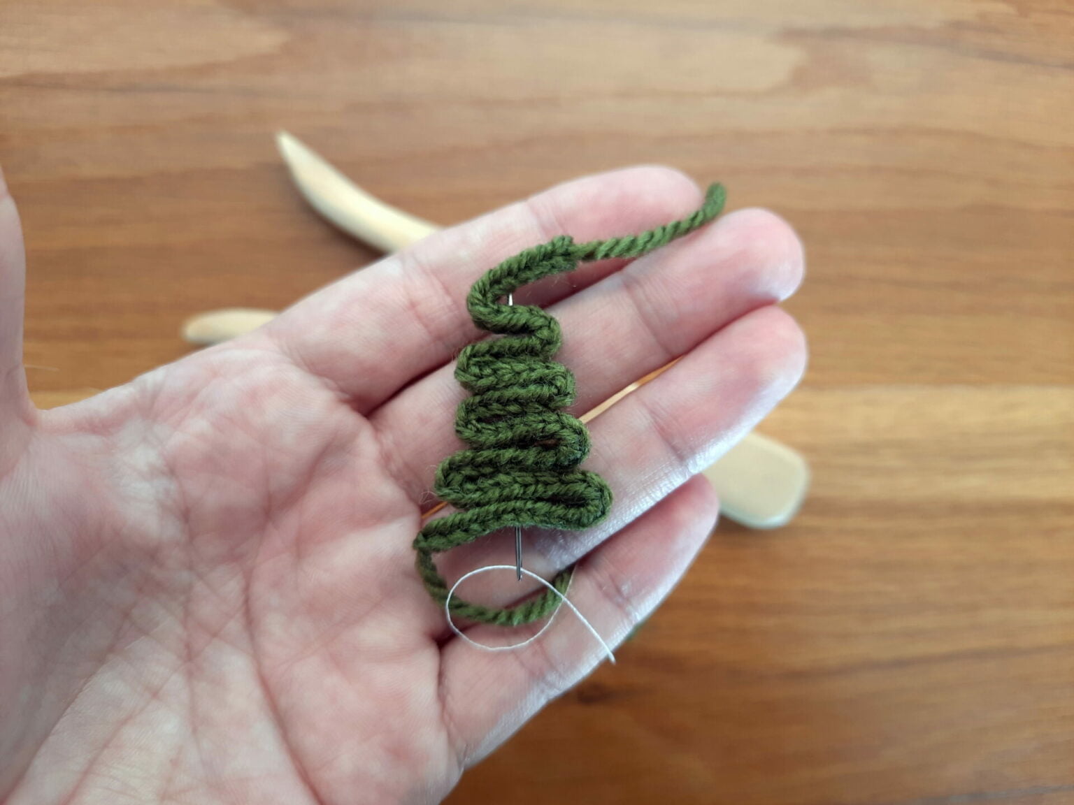 Lucet Christmas projects: easy I-cord decorations | #LRCrafts