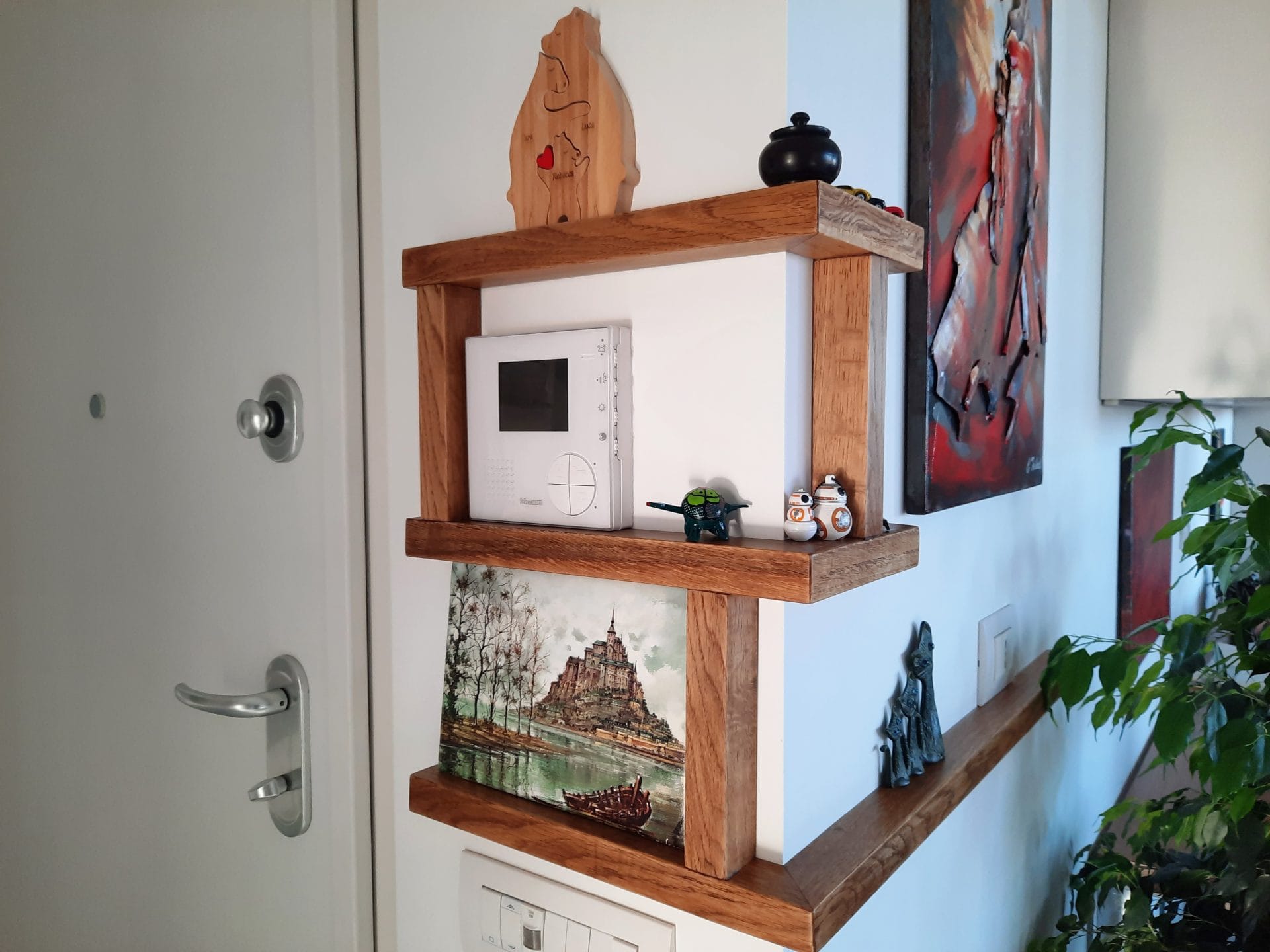 Custom wall shelves | #LRCrafts