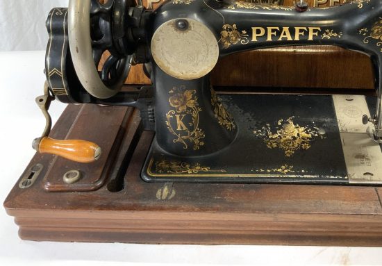 Serial number lookup for vintage Pfaff sewing machines | #LRCrafts