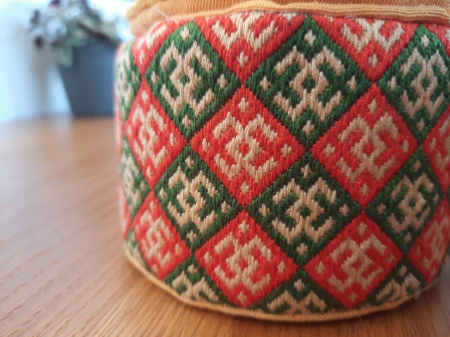 German Brick Stitch embroidered box | #LRCrafts