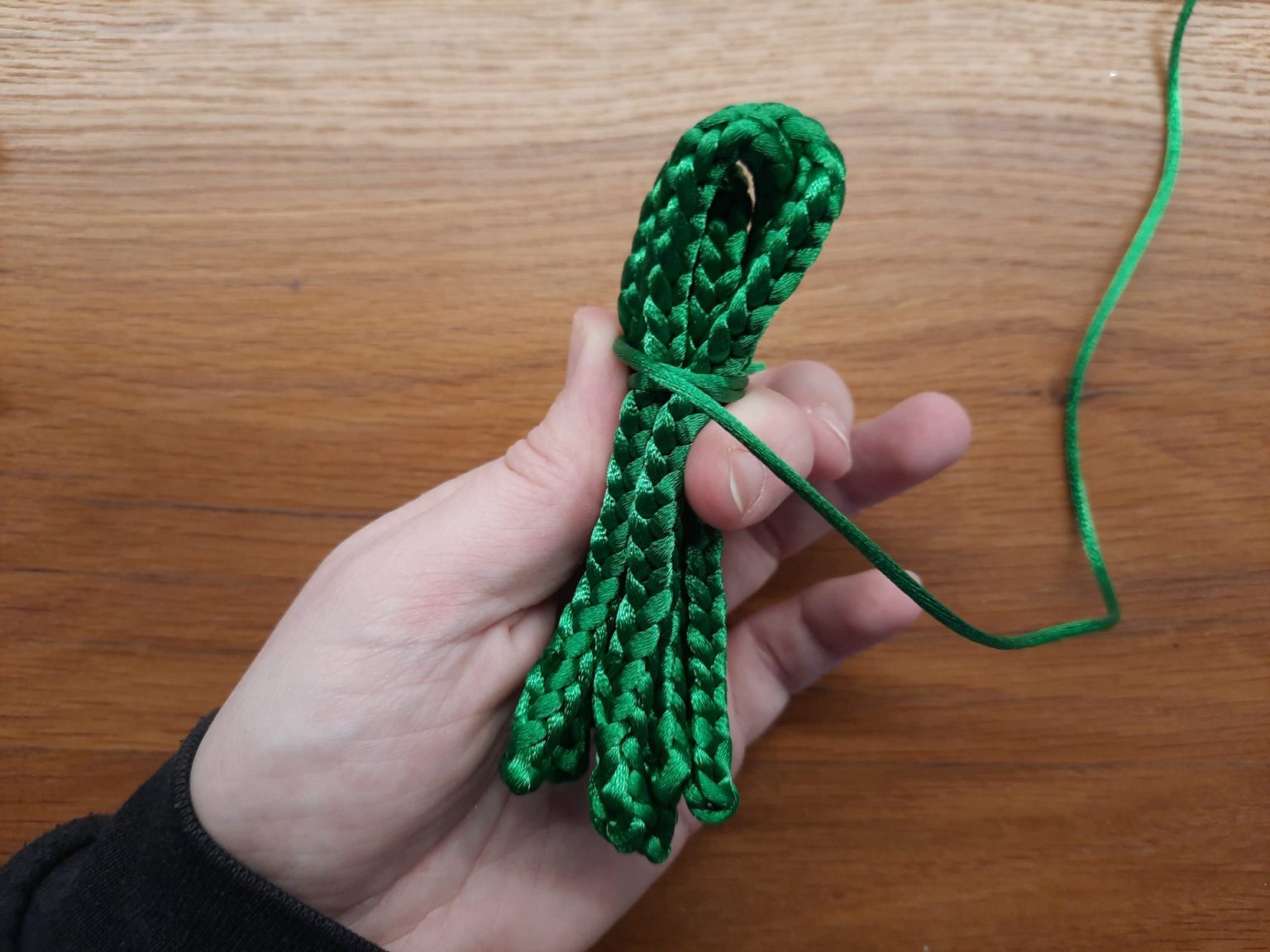 I-cord toys: how to make them with the lucet | #LRCrafts